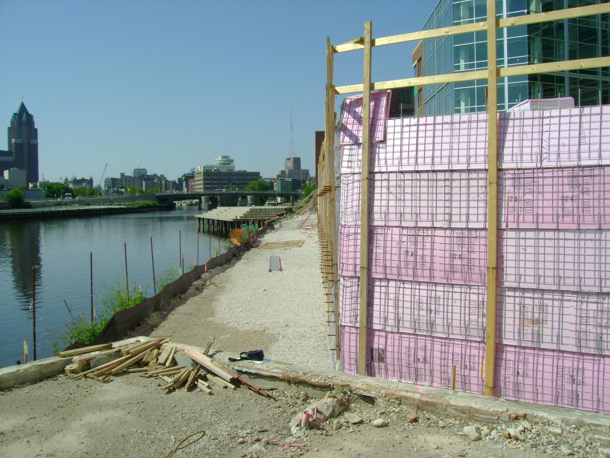 RiverBend Place Manpower | Hilfiker Retaining Walls